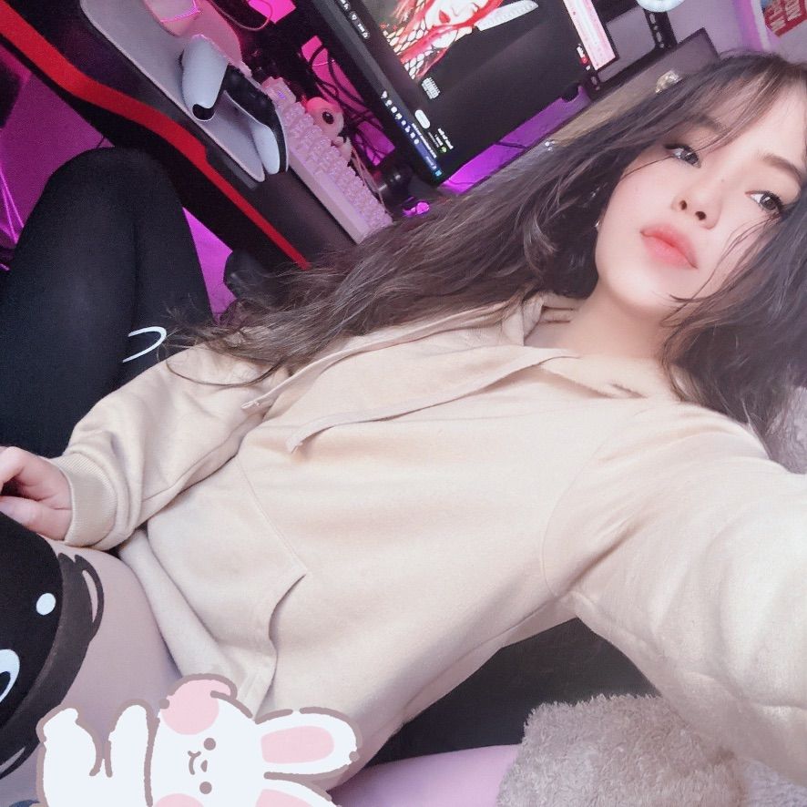 Hola:3 - E-Pal Topics