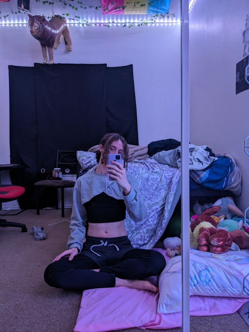 Sky[Femboy] - E-Pal Topics