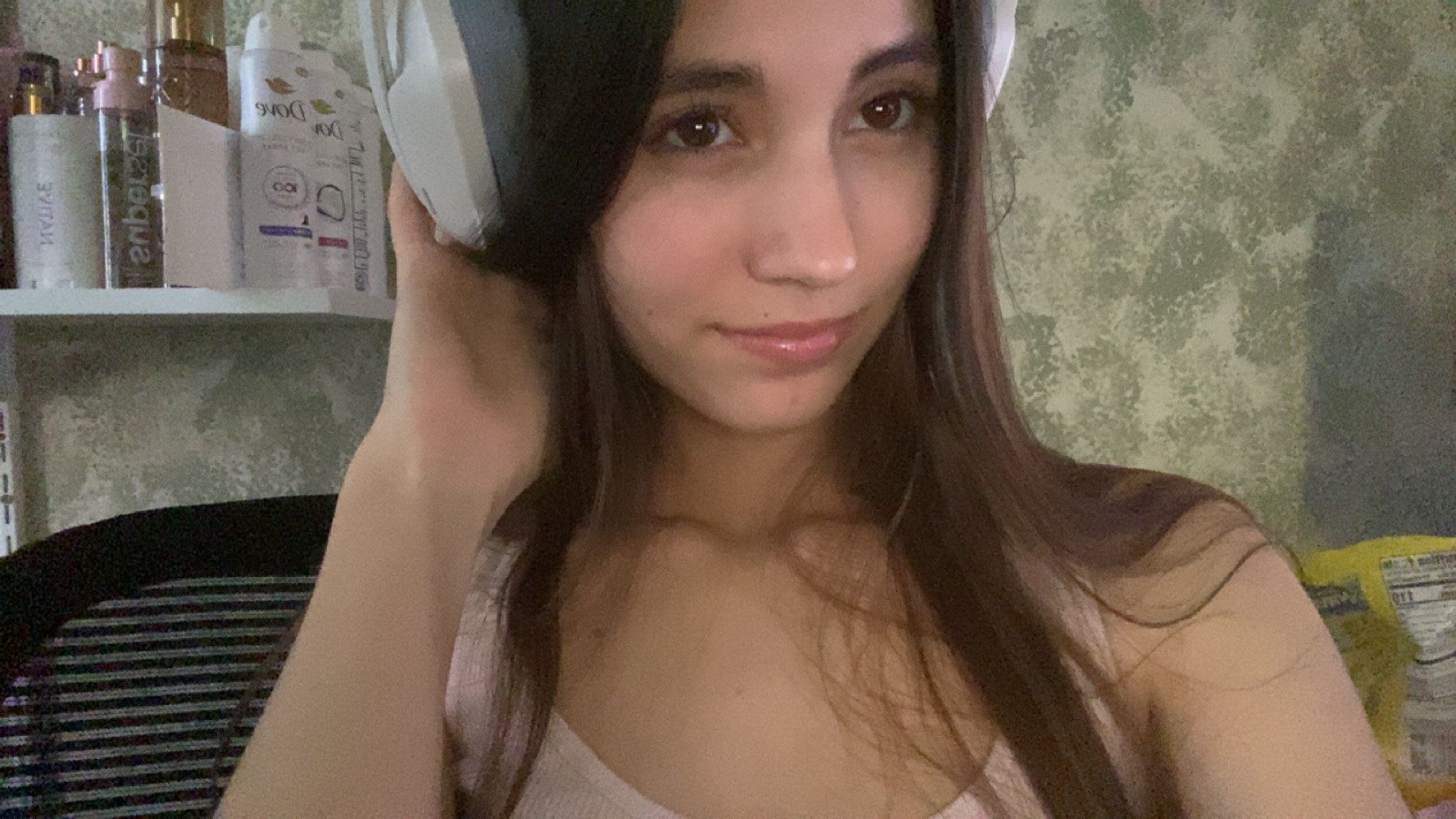 lets play! (˶ᵔ ᵕ ᵔ˶౨ৎ) - E-Pal Topics