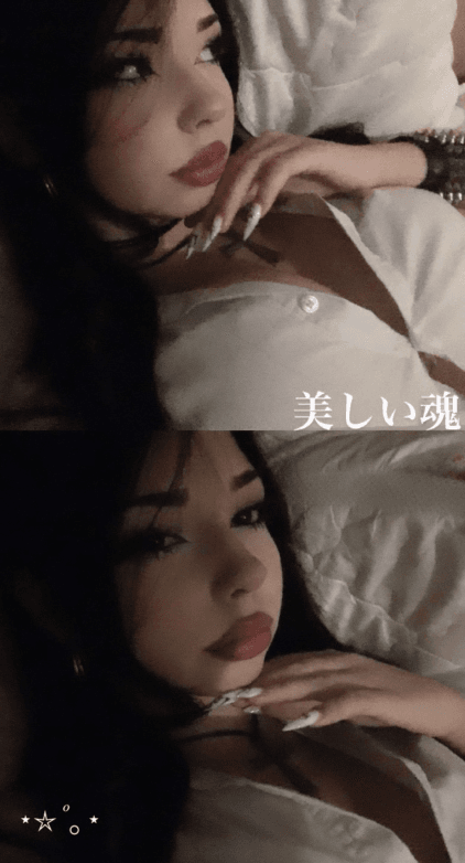 Who wants to play with me? >.