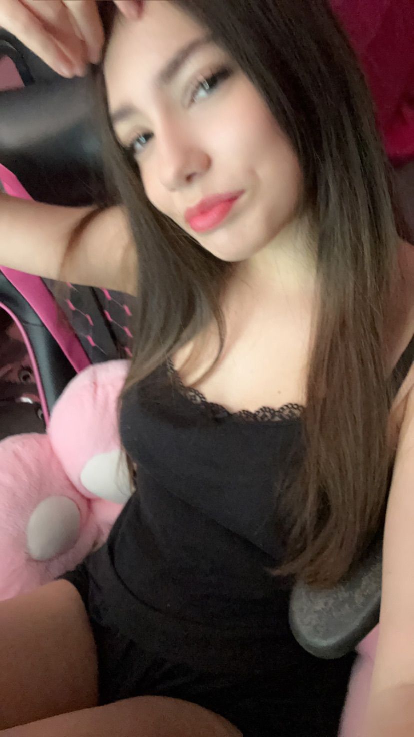 hiii come chat im bored - E-Pal Topics