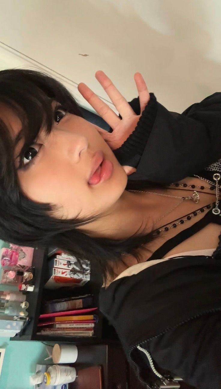 avaliable ♡ - E-Pal Topics